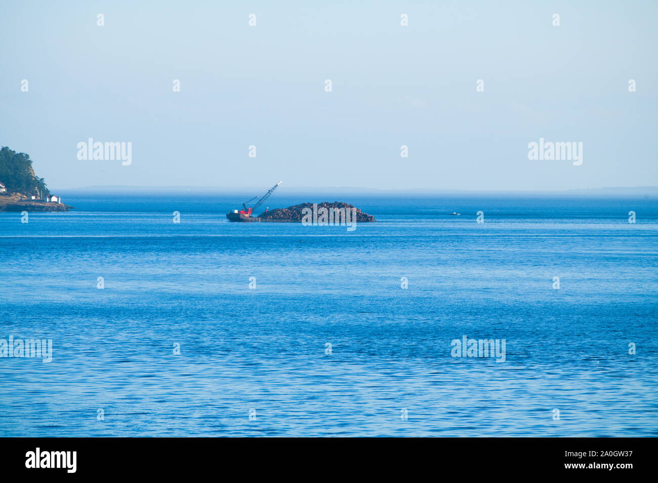 Towing a barge hi-res stock photography and images - Alamy