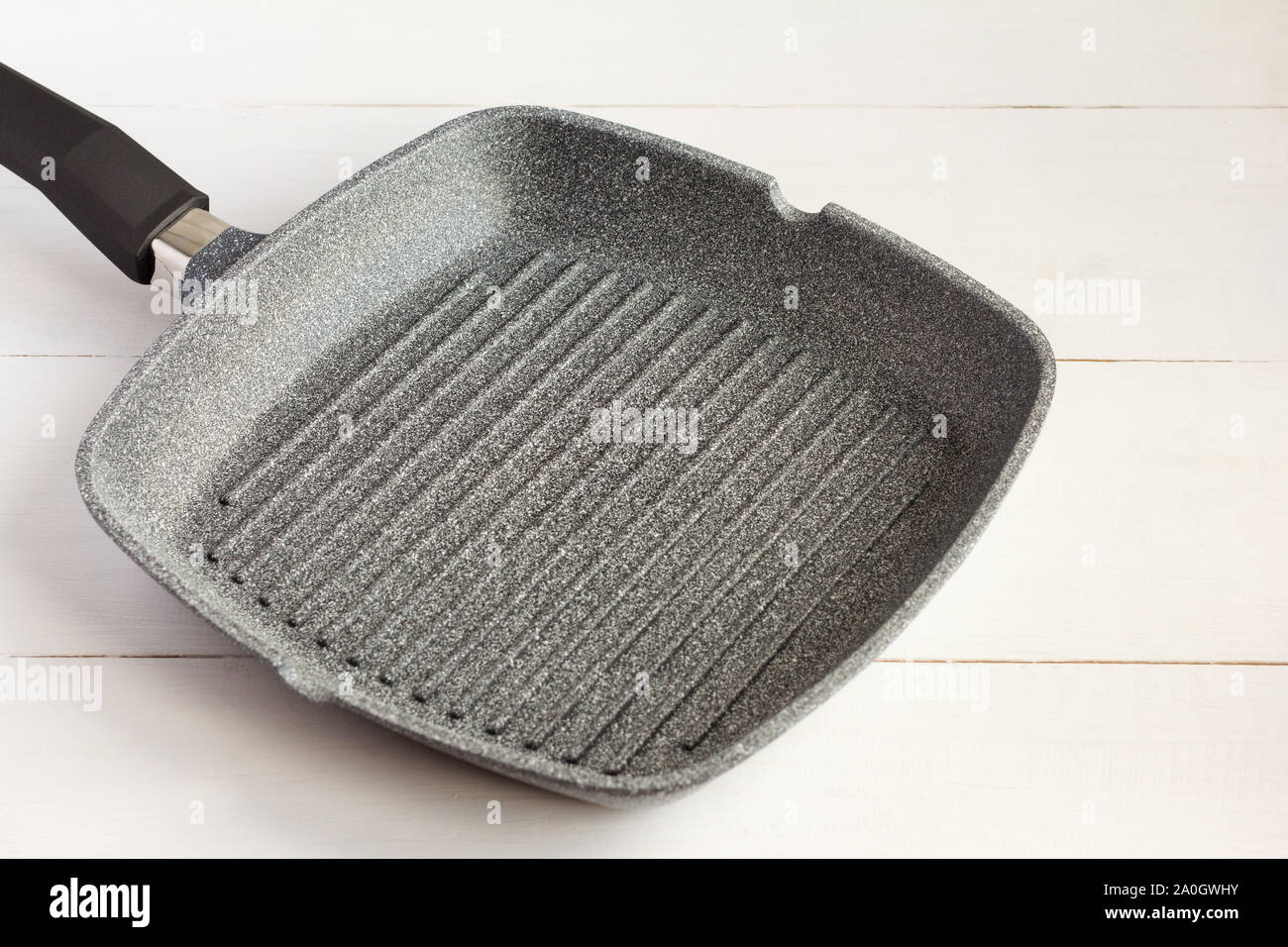 Empty grill hi-res stock photography and images - Alamy