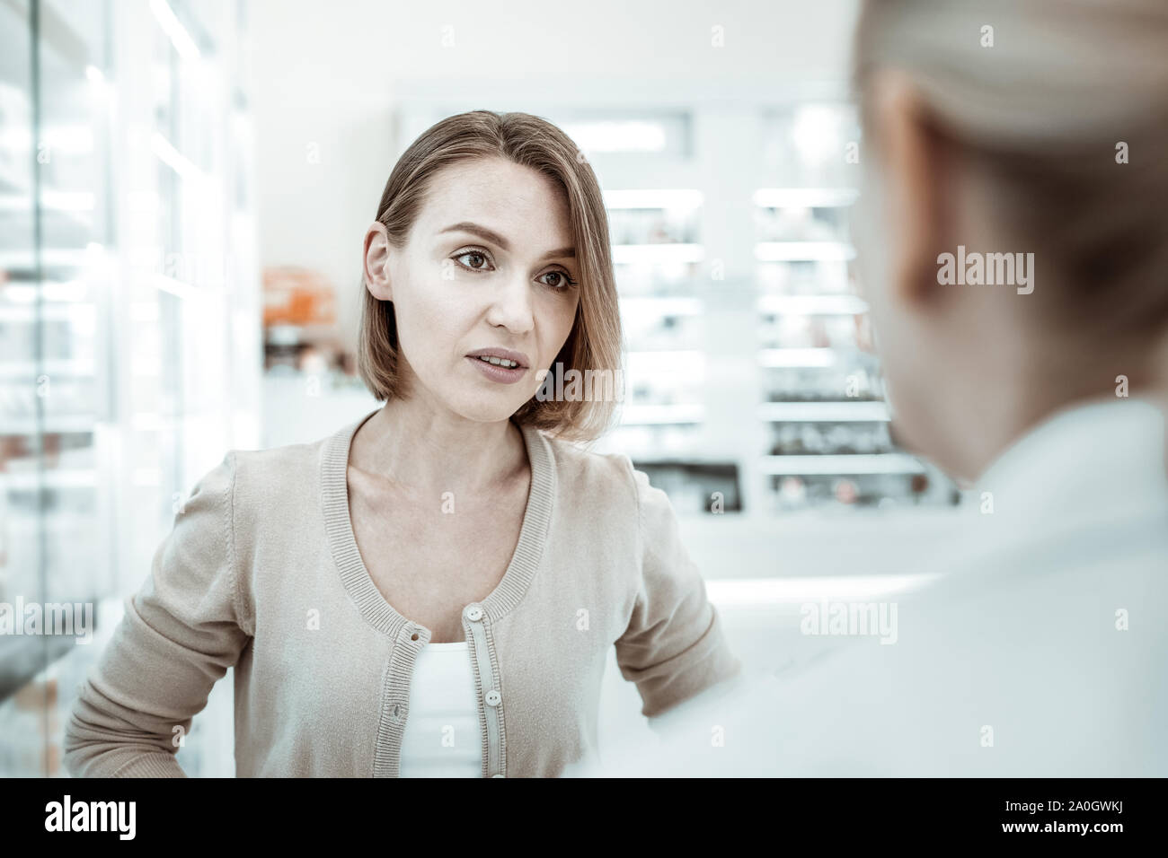 Comely lady hi-res stock photography and images - Alamy