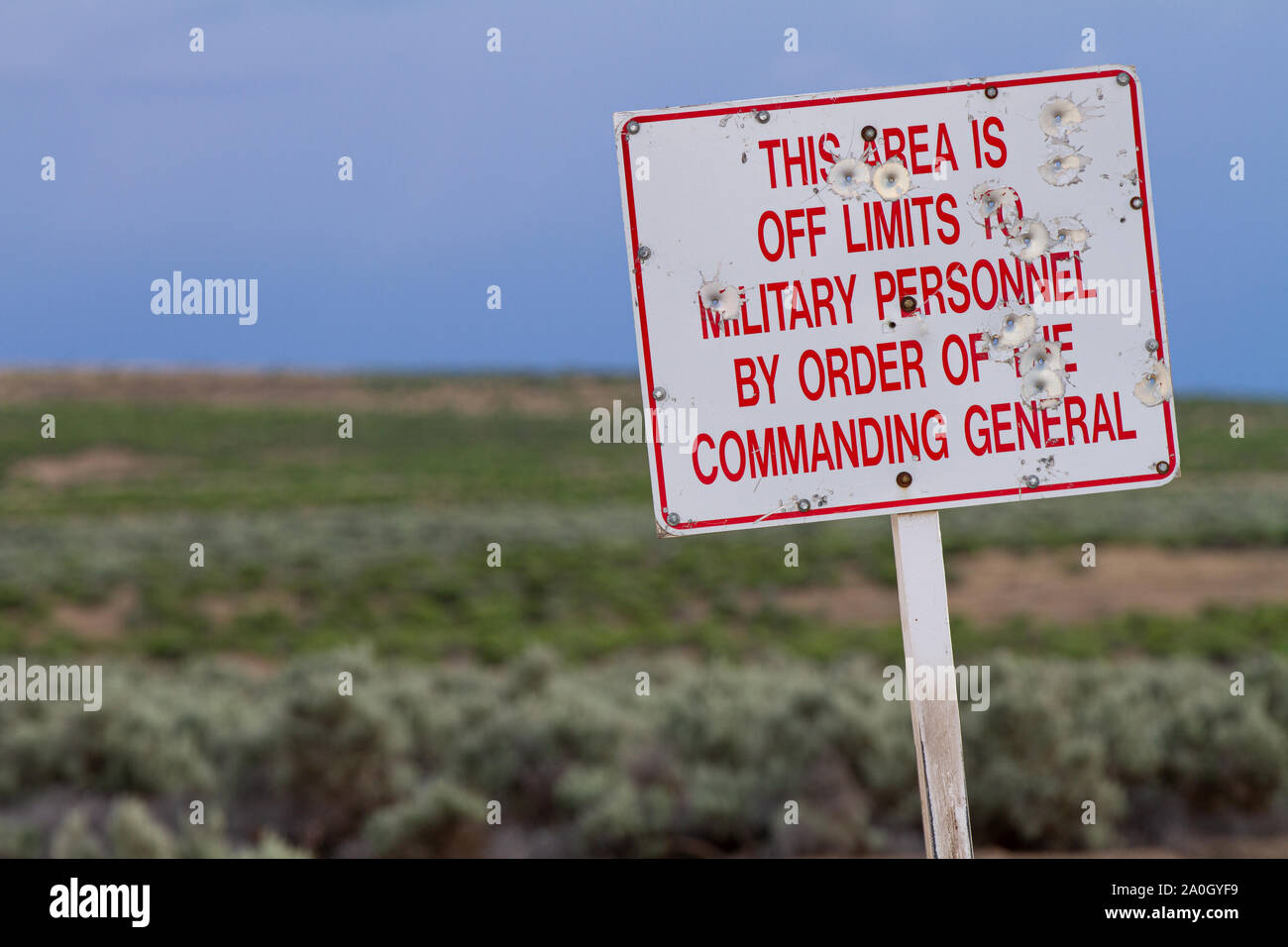 Off limits sign hi-res stock photography and images - Alamy