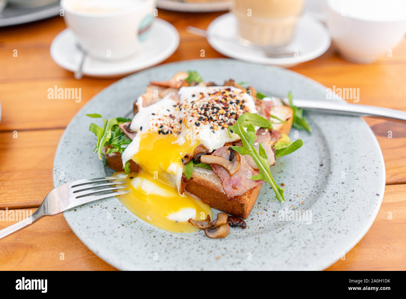 Brioche bun bacon egg hi-res stock photography and images - Alamy