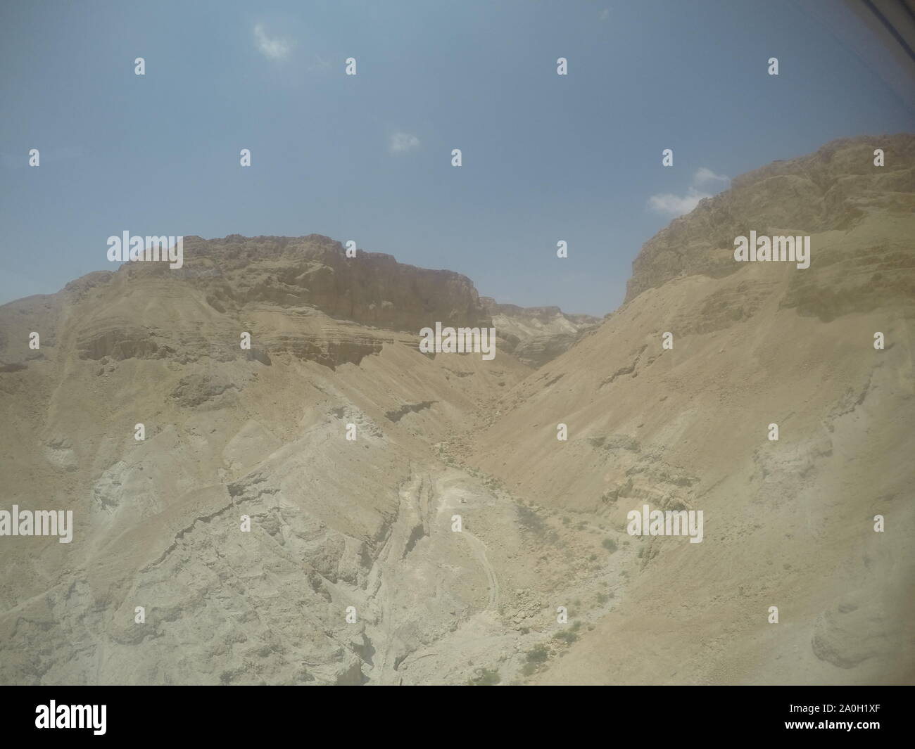 Cliffs in the desert Stock Photo - Alamy