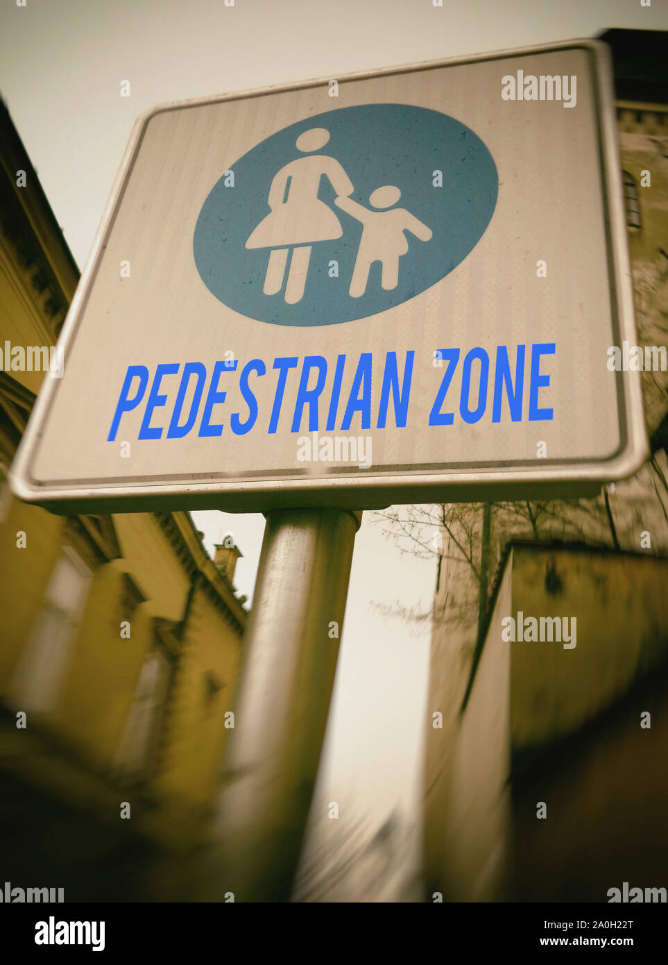 Pedestrian zones hi-res stock photography and images - Alamy