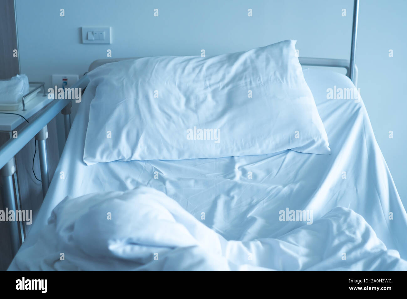 Messy hospital bed hi-res stock photography and images - Alamy