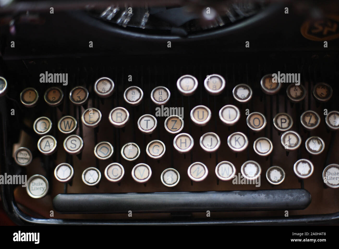 Newspaper magazine alphabet letters numbers hi-res stock photography ...