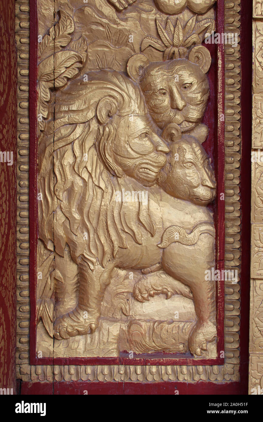 buddhist temple (Wat Manorom) in luang prabang (laos Stock Photo - Alamy