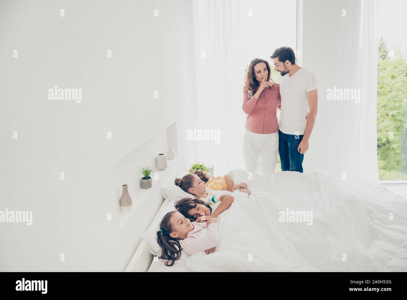 Shhh kid hi-res stock photography and images - Alamy