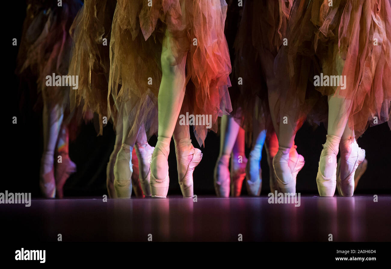 Mississauga, Canada. 19th Sep, 2019. Dancers of Liaoning Ballet of ...