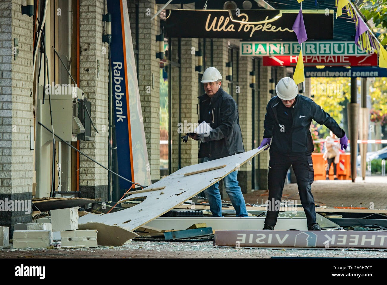 Explosion atm hi-res stock photography and images - Alamy