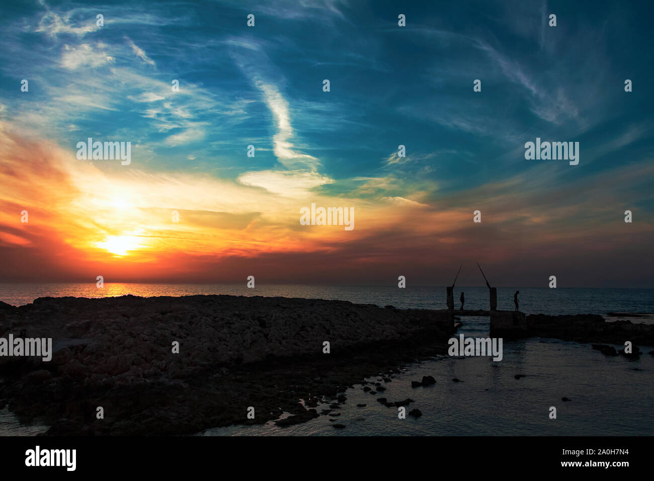 Golden ray of sunshine hi-res stock photography and images - Alamy