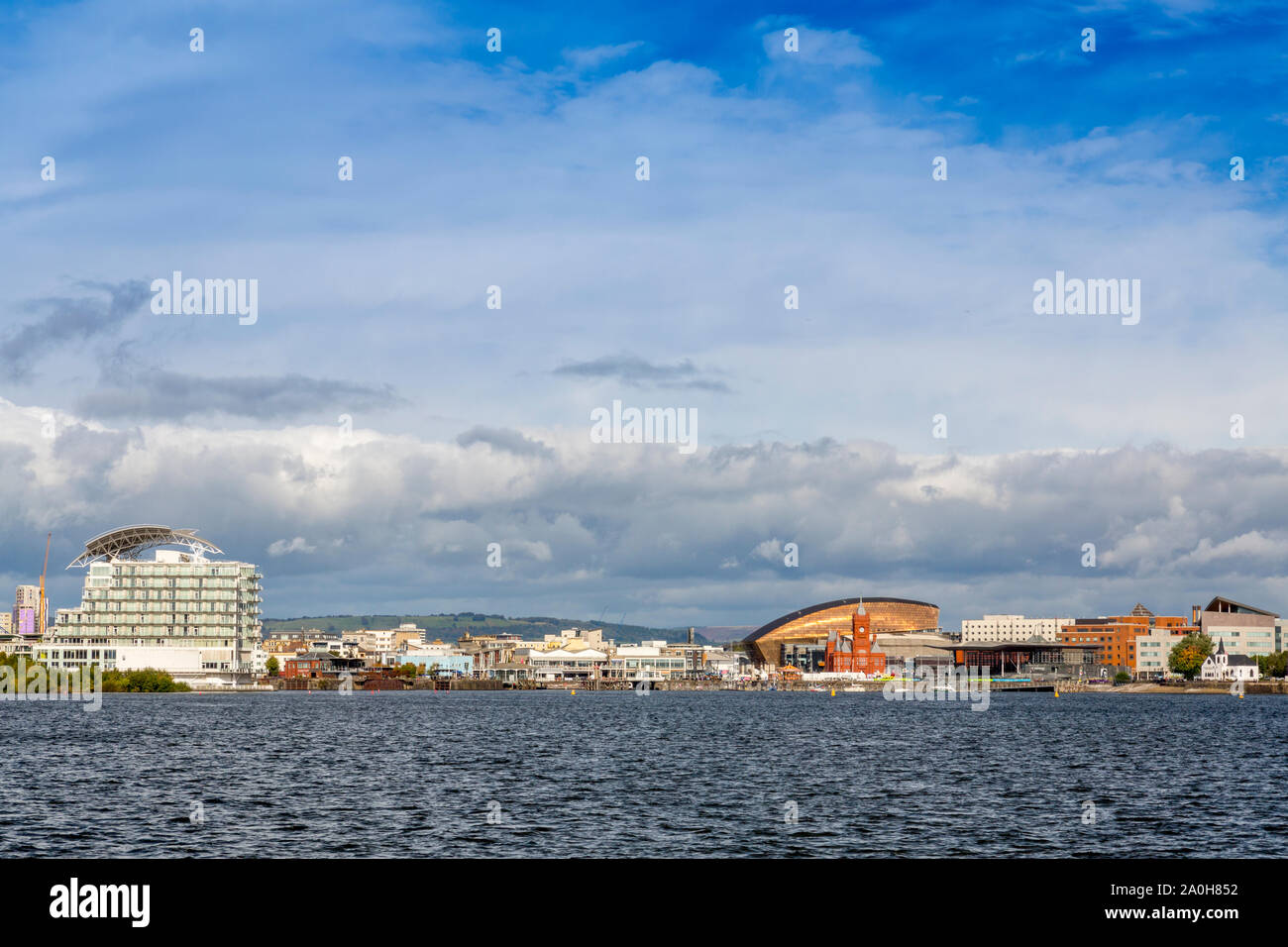 Pierhead housing hi-res stock photography and images - Alamy