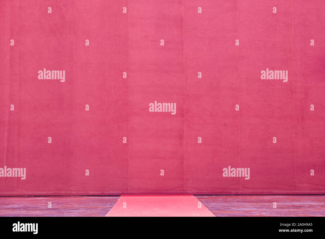 On stage red carpet hi-res stock photography and images - Alamy