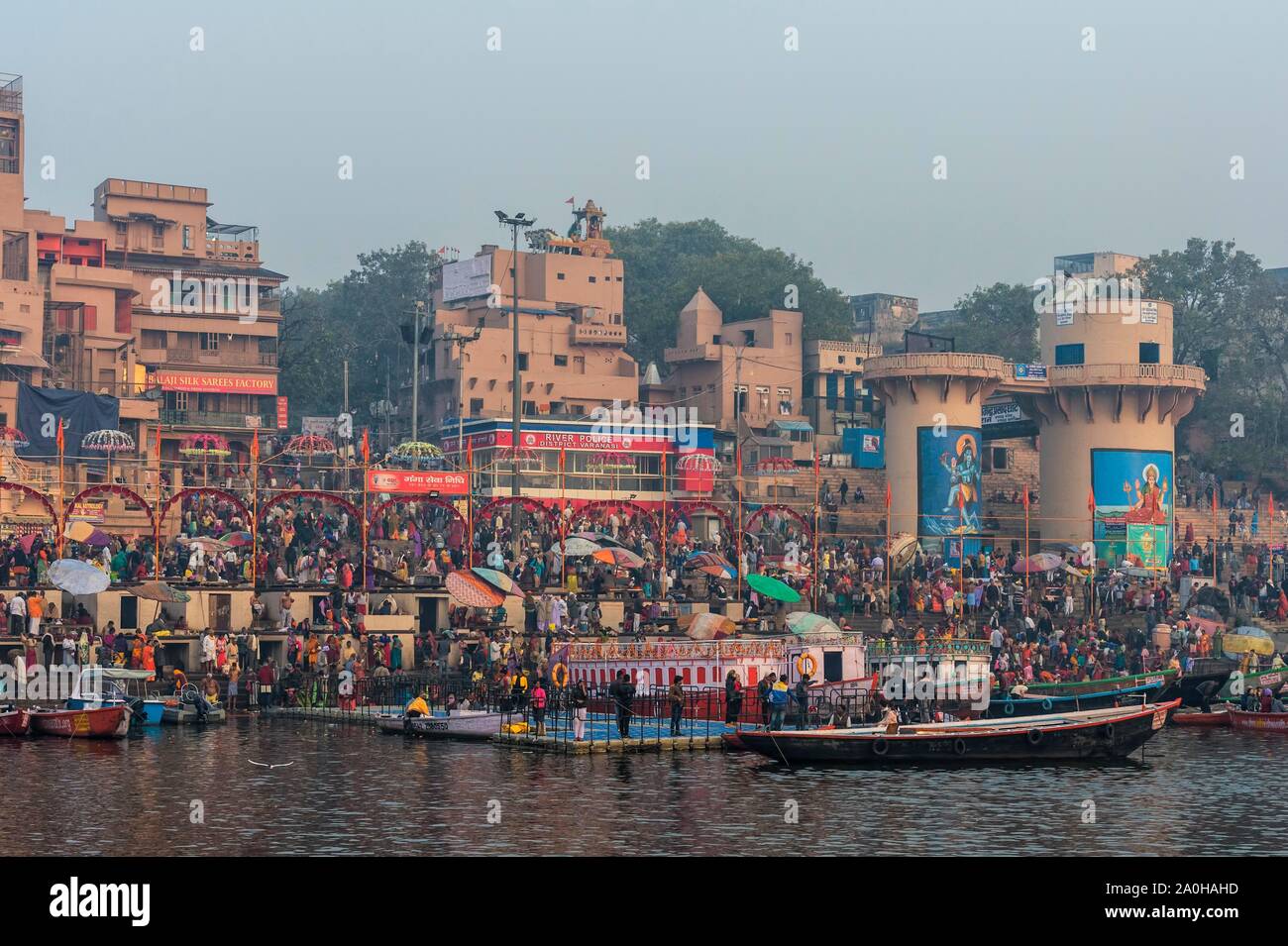 Dashashwamedh ghat hi-res stock photography and images - Alamy