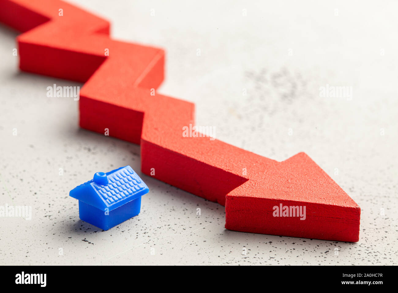 Housing prices chart arrow hi-res stock photography and images - Alamy