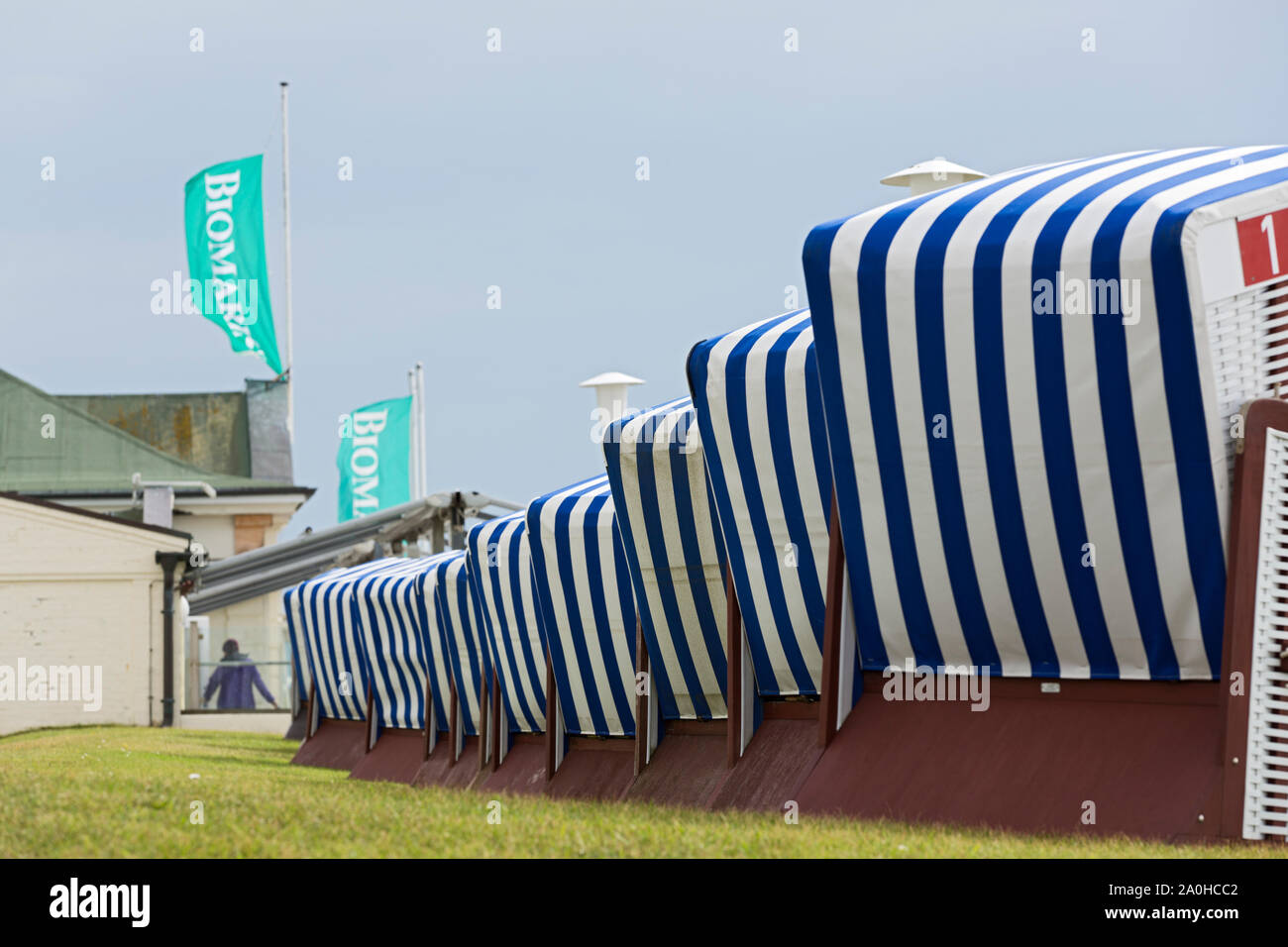 Norderney, Weststrand, Promenade, Strandkorb, Reihe Stock Photo - Alamy