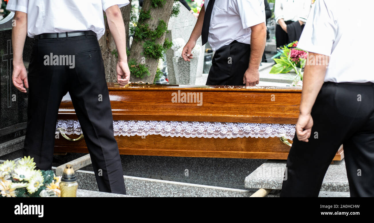 Dead woman and casket hi-res stock photography and images - Alamy
