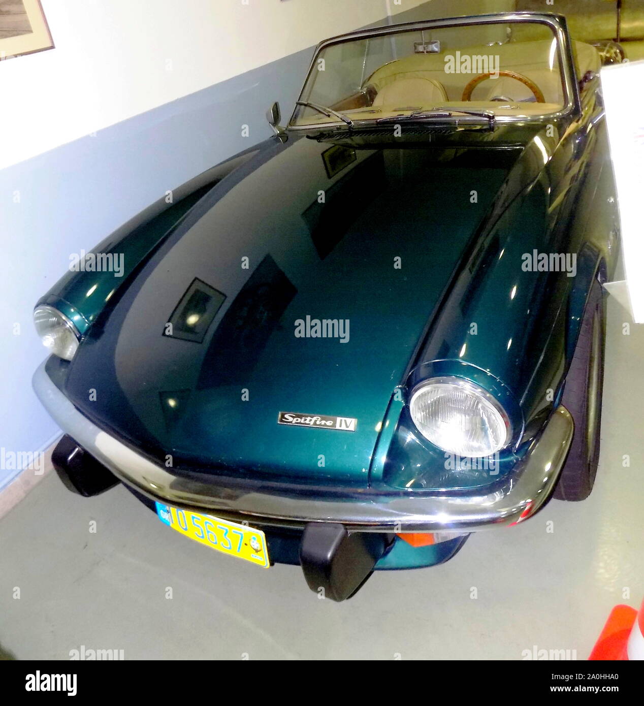 Spitfire car hi-res stock photography and images - Alamy