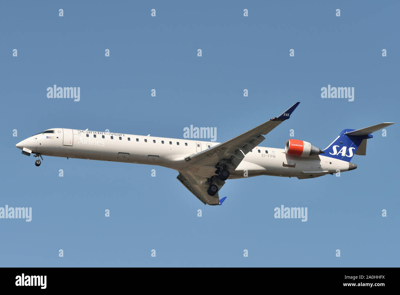 Sas bombardier crj 900 hi-res stock photography and images - Alamy