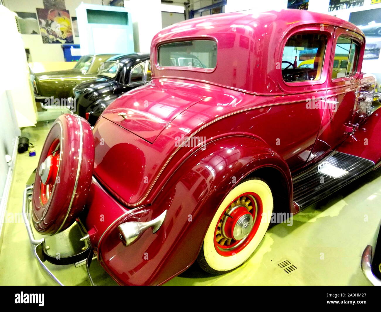 American red car hi-res stock photography and images - Alamy