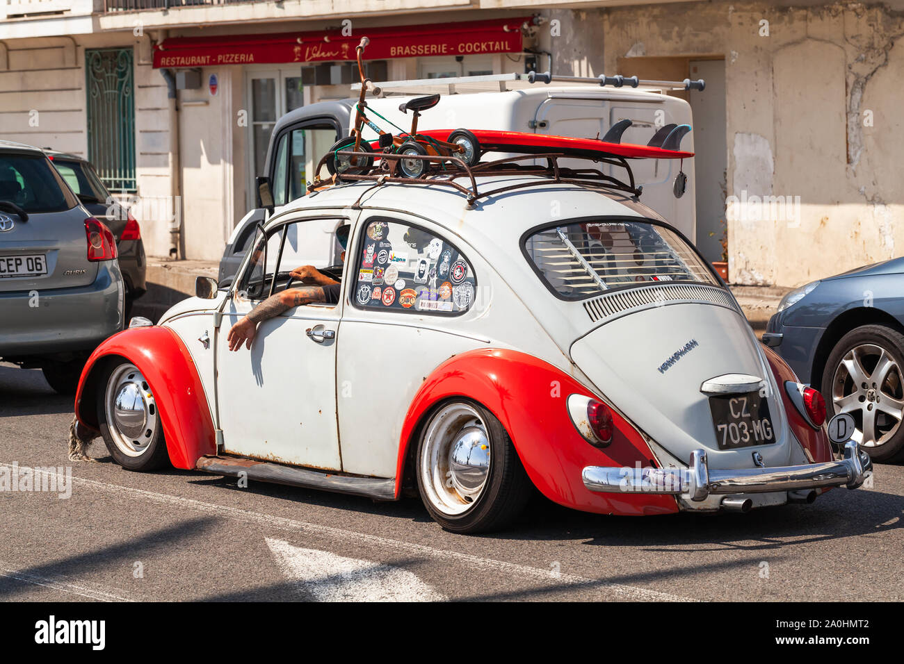 Volkswagen beetle classic white hi-res stock photography and images - Alamy