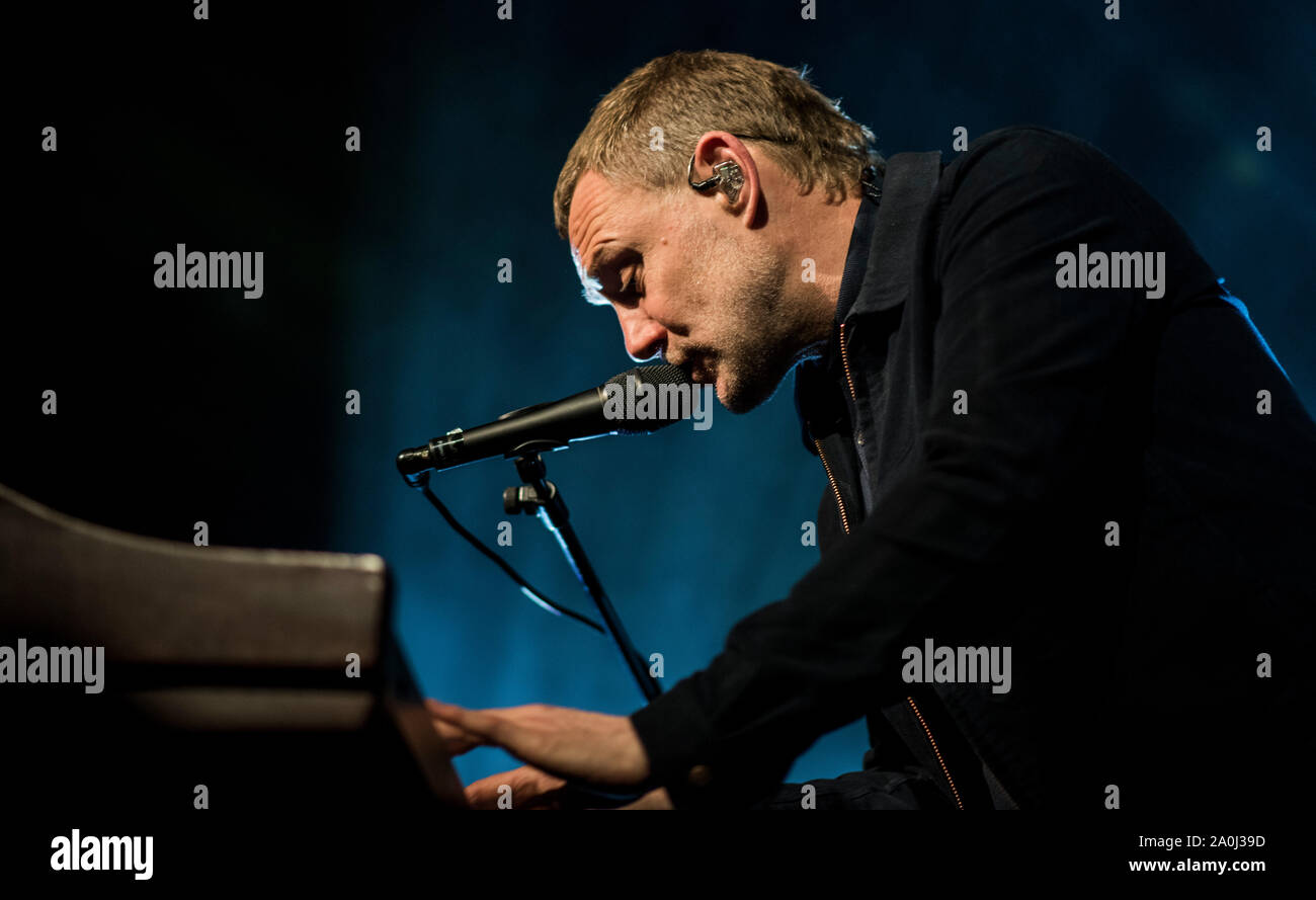 David miller singer hi-res stock photography and images - Alamy
