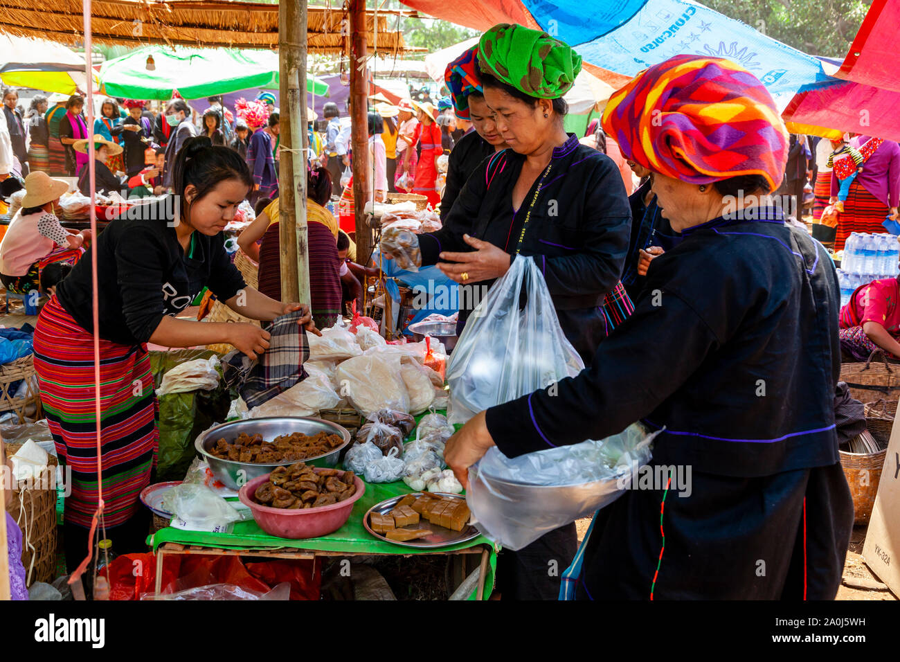 Paoh ethnic minority in traditional hi-res stock photography and images ...
