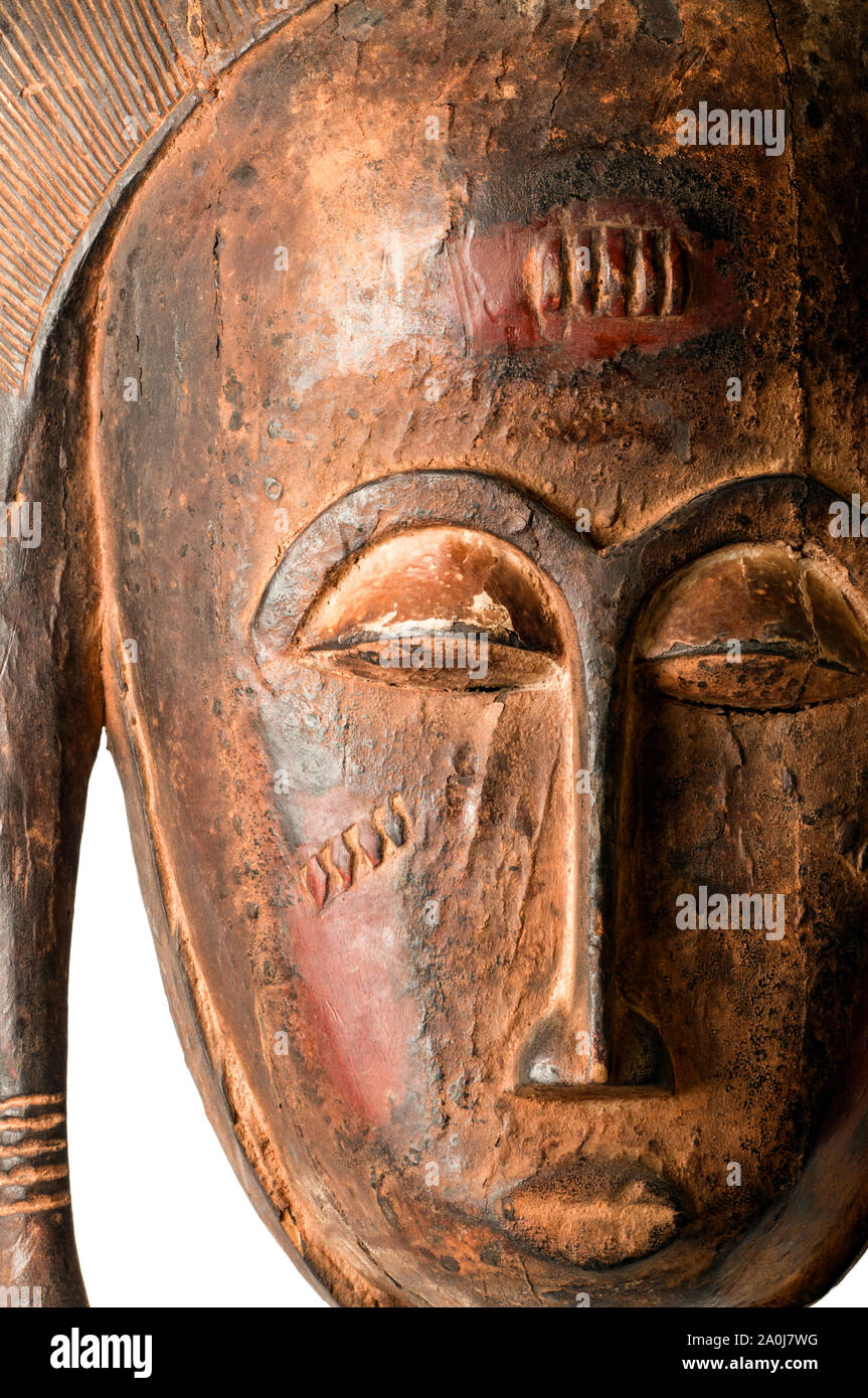 Female african mask carved hi-res stock photography and images - Alamy