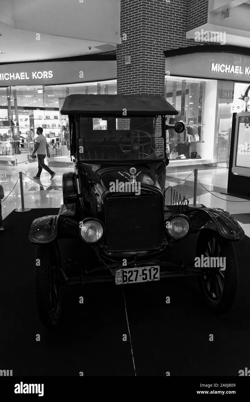 Model t ford 1924 Black and White Stock Photos & Images - Alamy