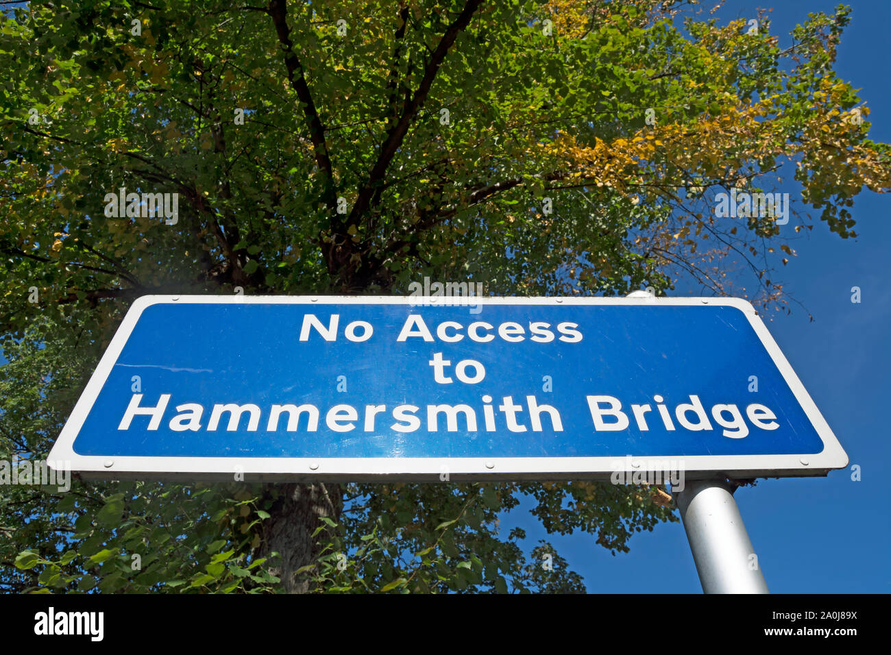no access to hammersmith bridge, road sign in barnes, southwest london ...