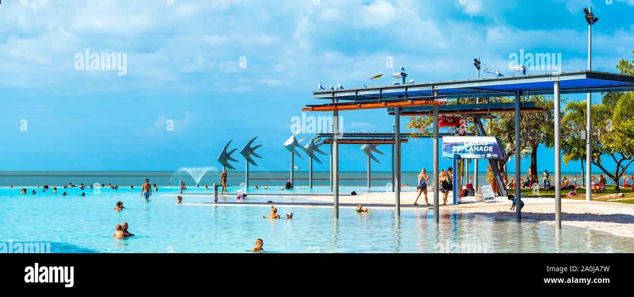 CAIRNS, AUSTRALIA - NOVEMBER 11, 2018: Stunning public swimming pool ...