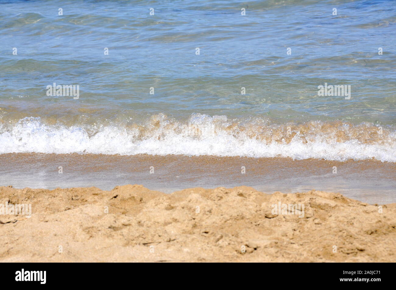 Tropical beach sea waves turquoise hi-res stock photography and images ...