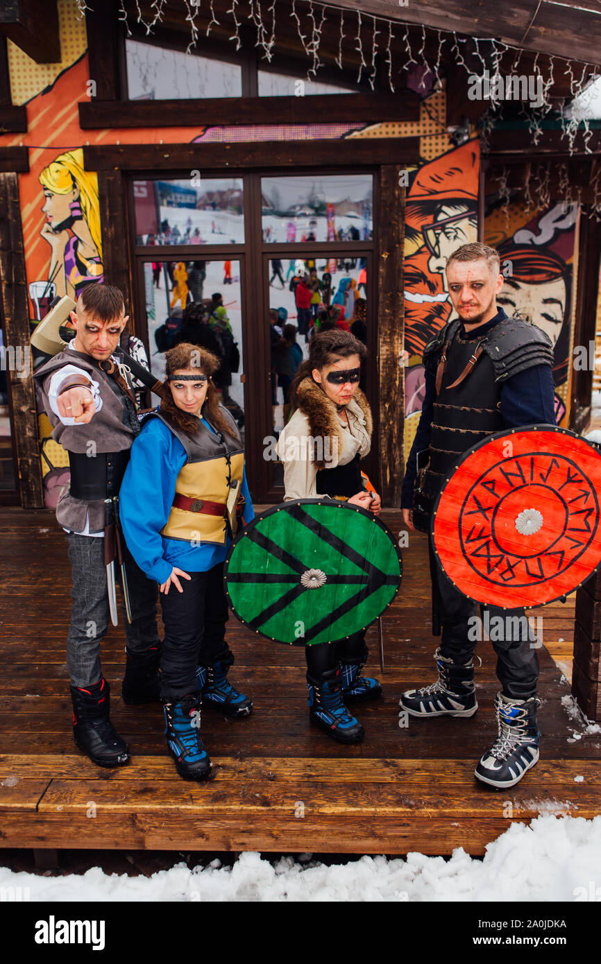 Crowd crowd of vikings hi-res stock photography and images - Alamy