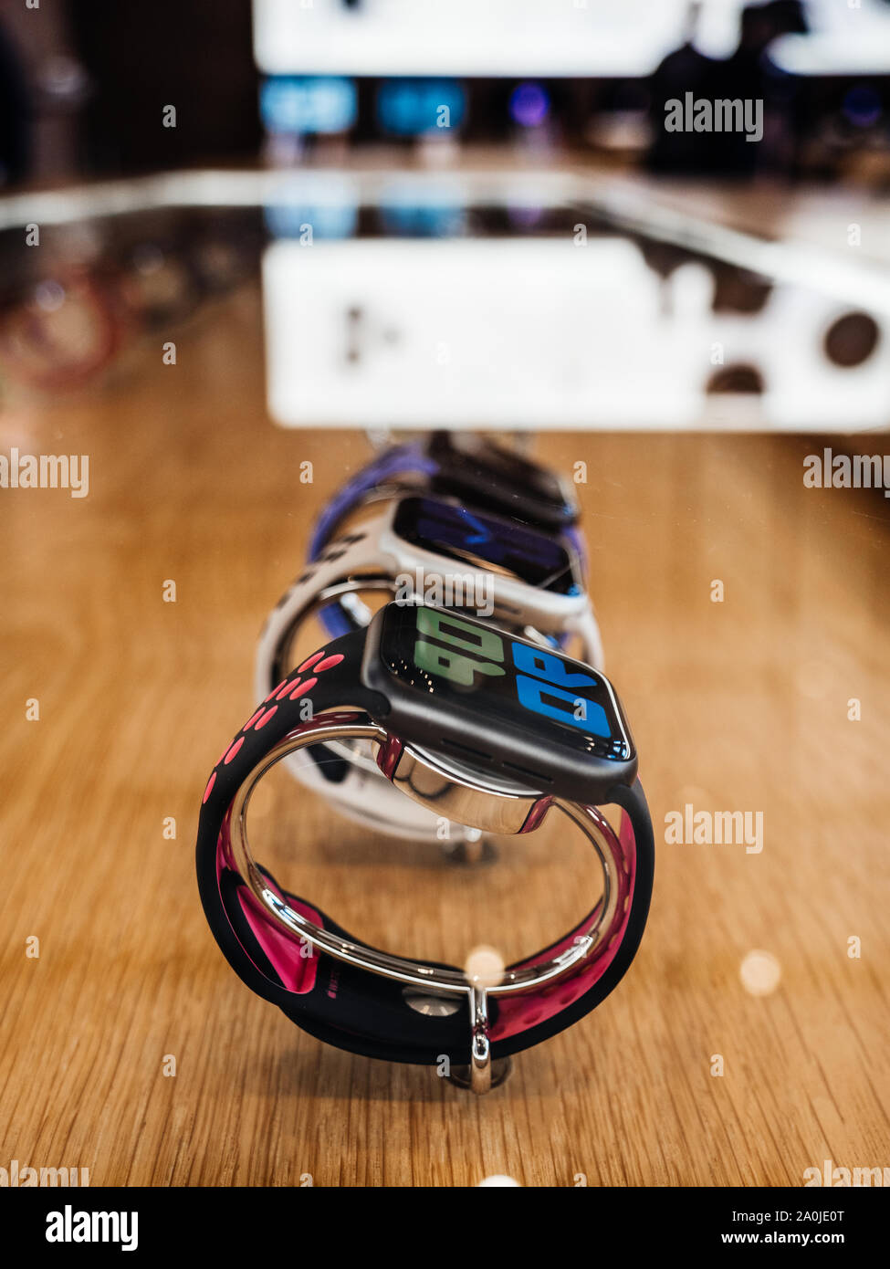 Apple watch series 6 hi-res stock photography and images - Alamy