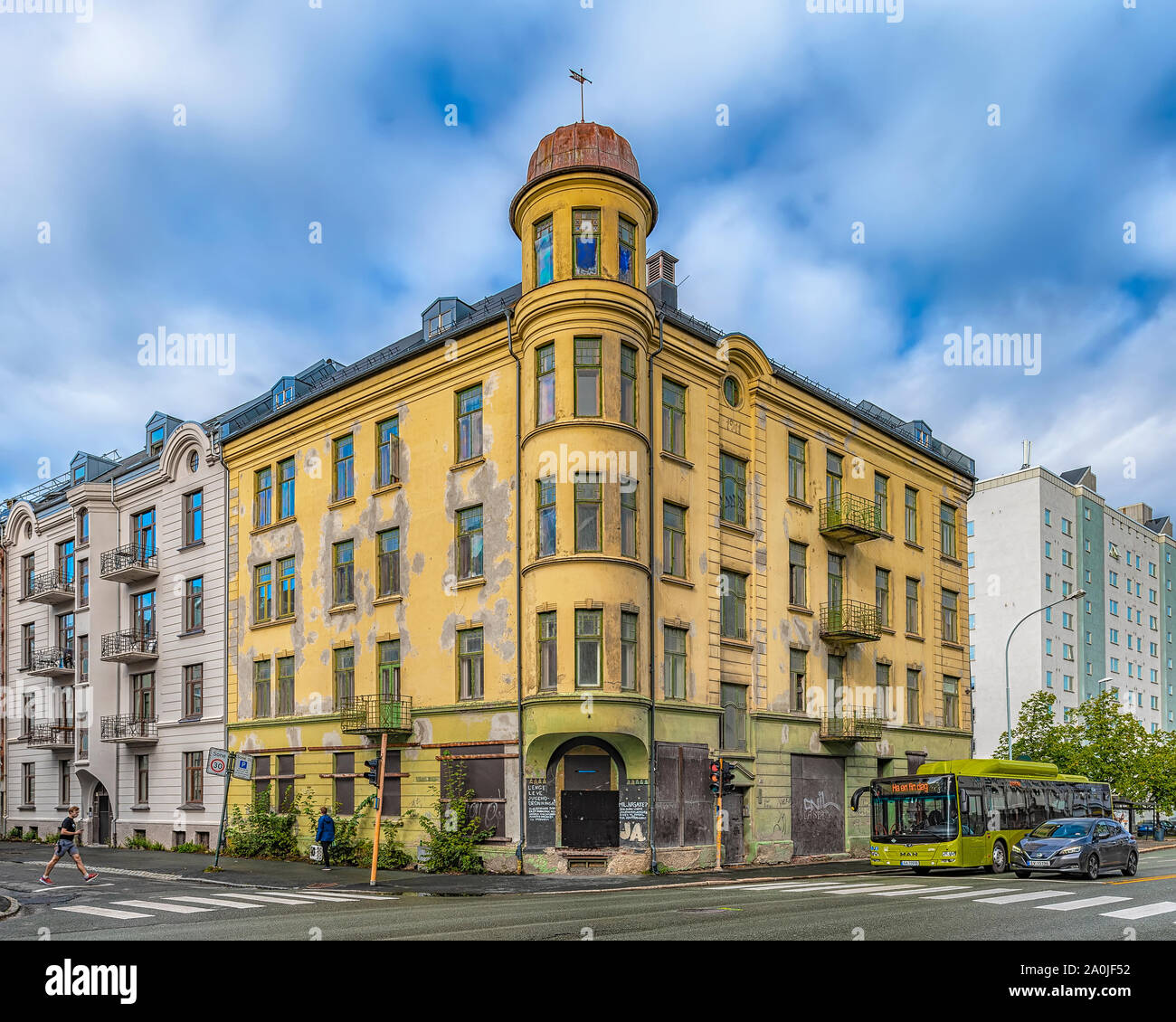 TRONDHEIM, NORWAY - SEPTEMBER 07, 2019: The Corner facade of a derelict ...