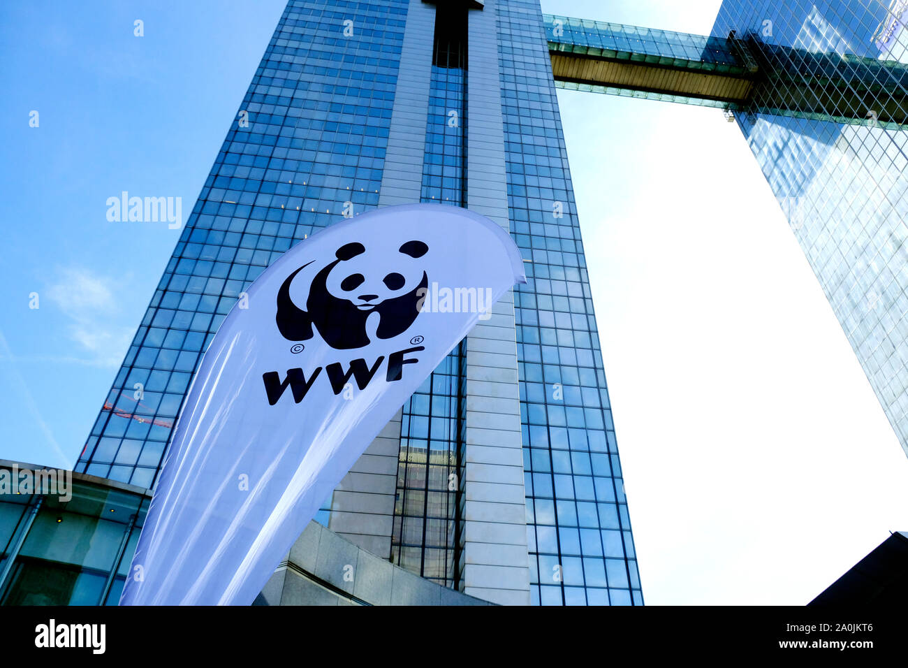Logo panda wwf hi-res stock photography and images - Alamy