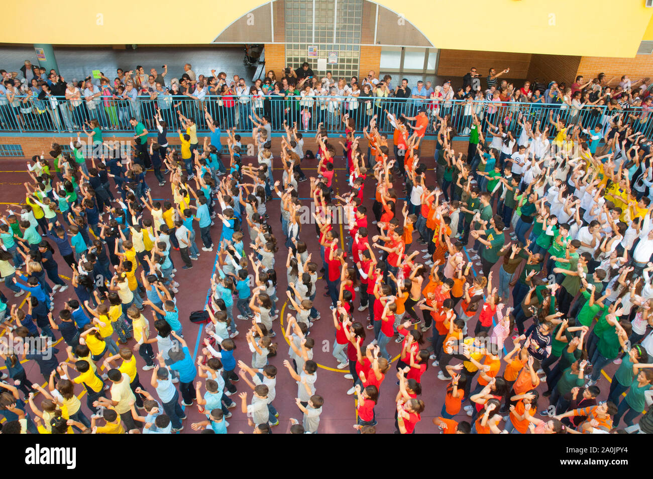 Estudiantes bailando hi-res stock photography and images - Alamy