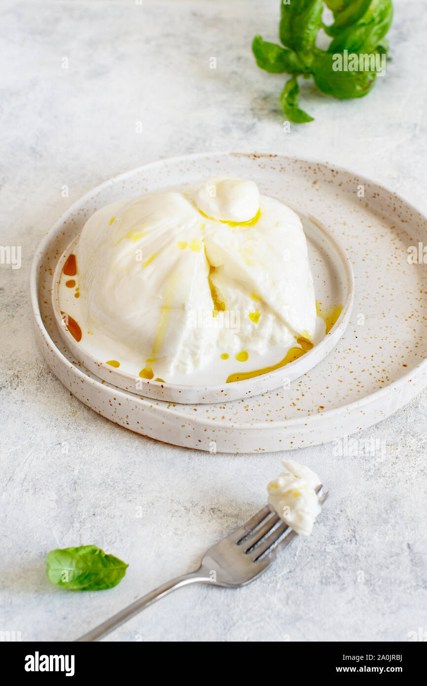 Italian burrata cheese hi-res stock photography and images - Alamy