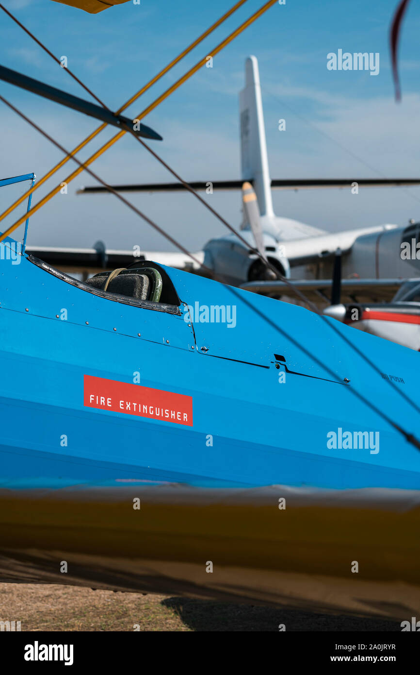 Propeller plane illustration hi-res stock photography and images - Alamy