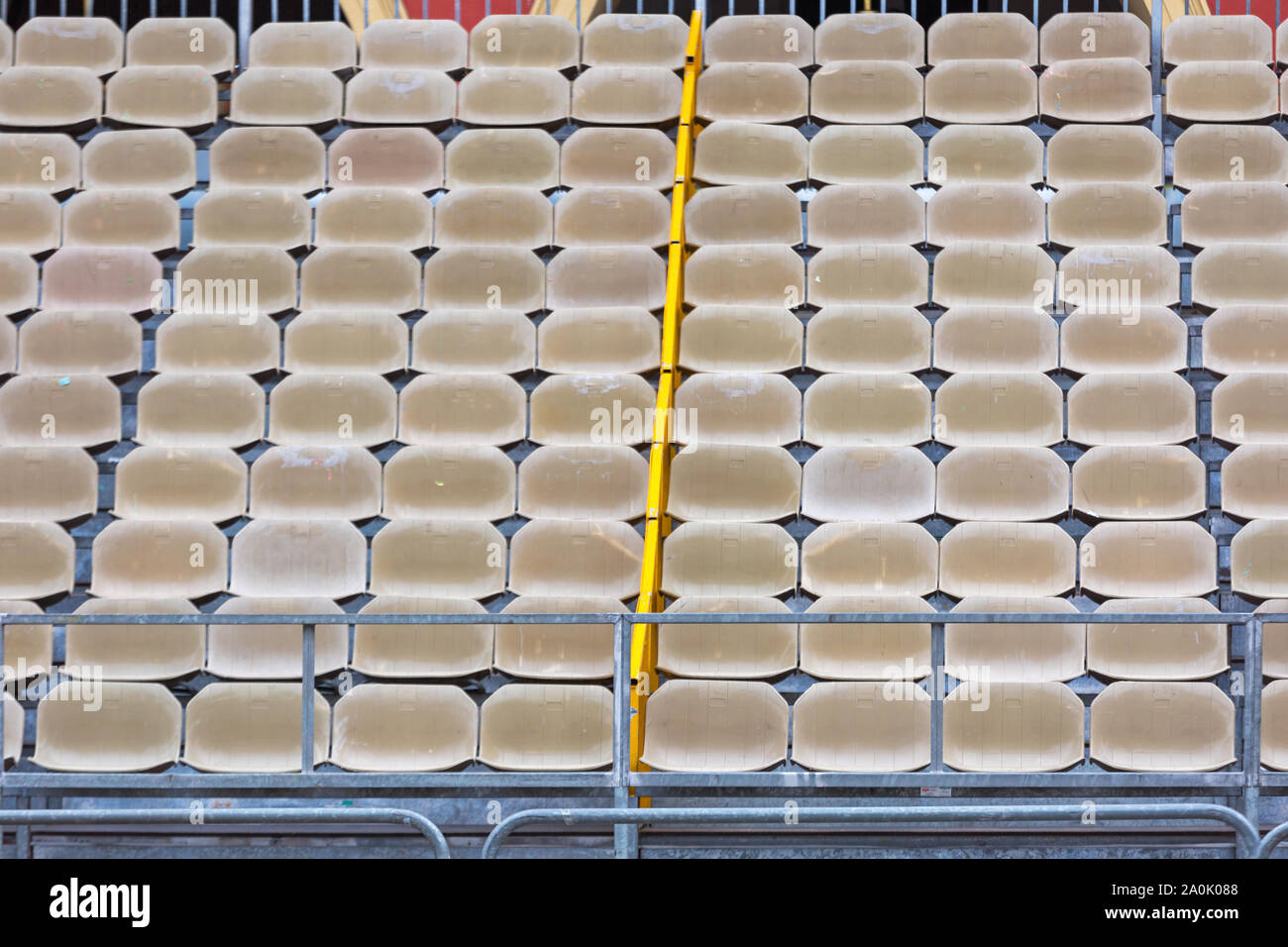 Spectator seats hi-res stock photography and images - Alamy