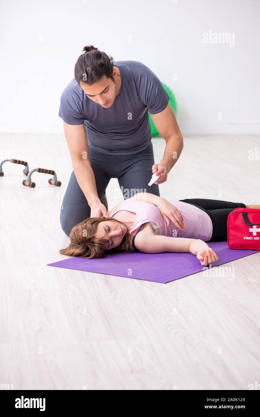 Asthma inhaler kit hi-res stock photography and images - Alamy