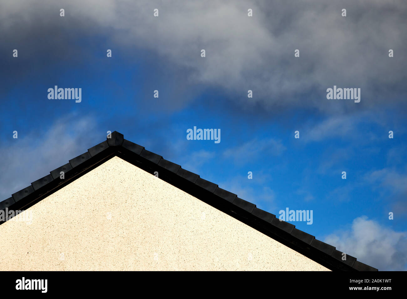 House roof apex house hi-res stock photography and images - Alamy