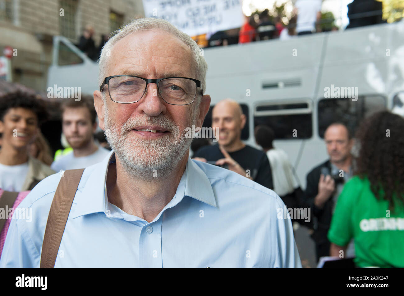 Jeremy corbyn smiling hi-res stock photography and images - Alamy