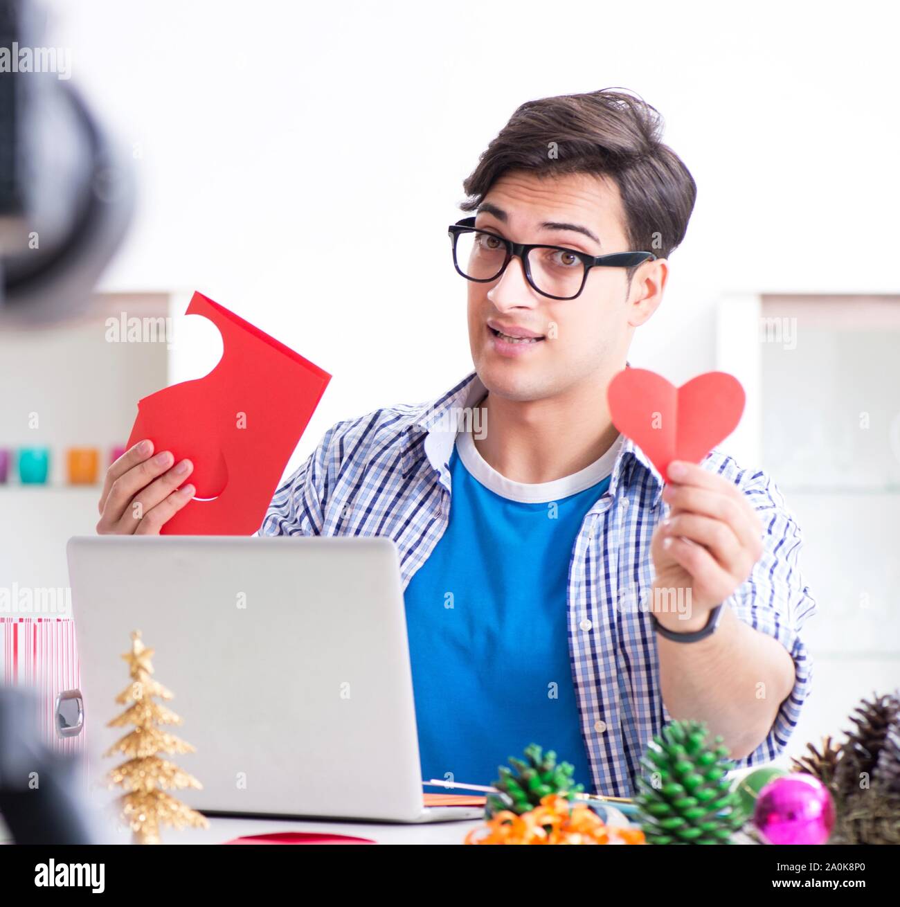 Video cutting paper hi-res stock photography and images - Alamy