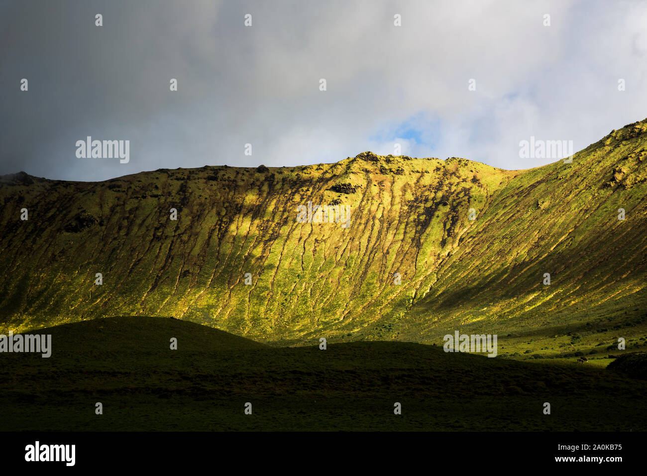 Caldera edge hi-res stock photography and images - Alamy