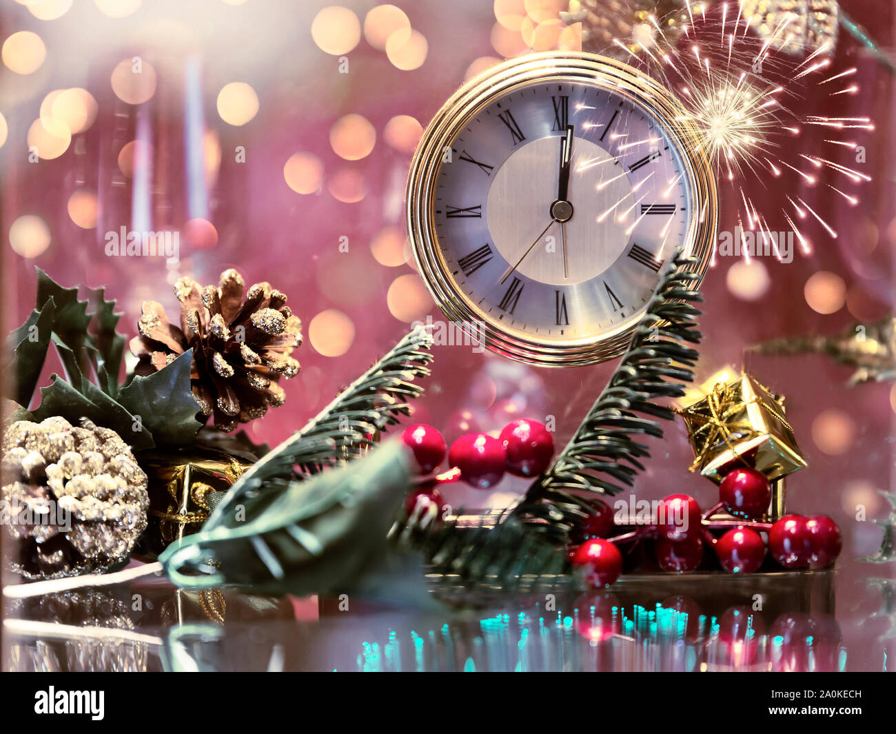 Clock midnight hi-res stock photography and images - Alamy