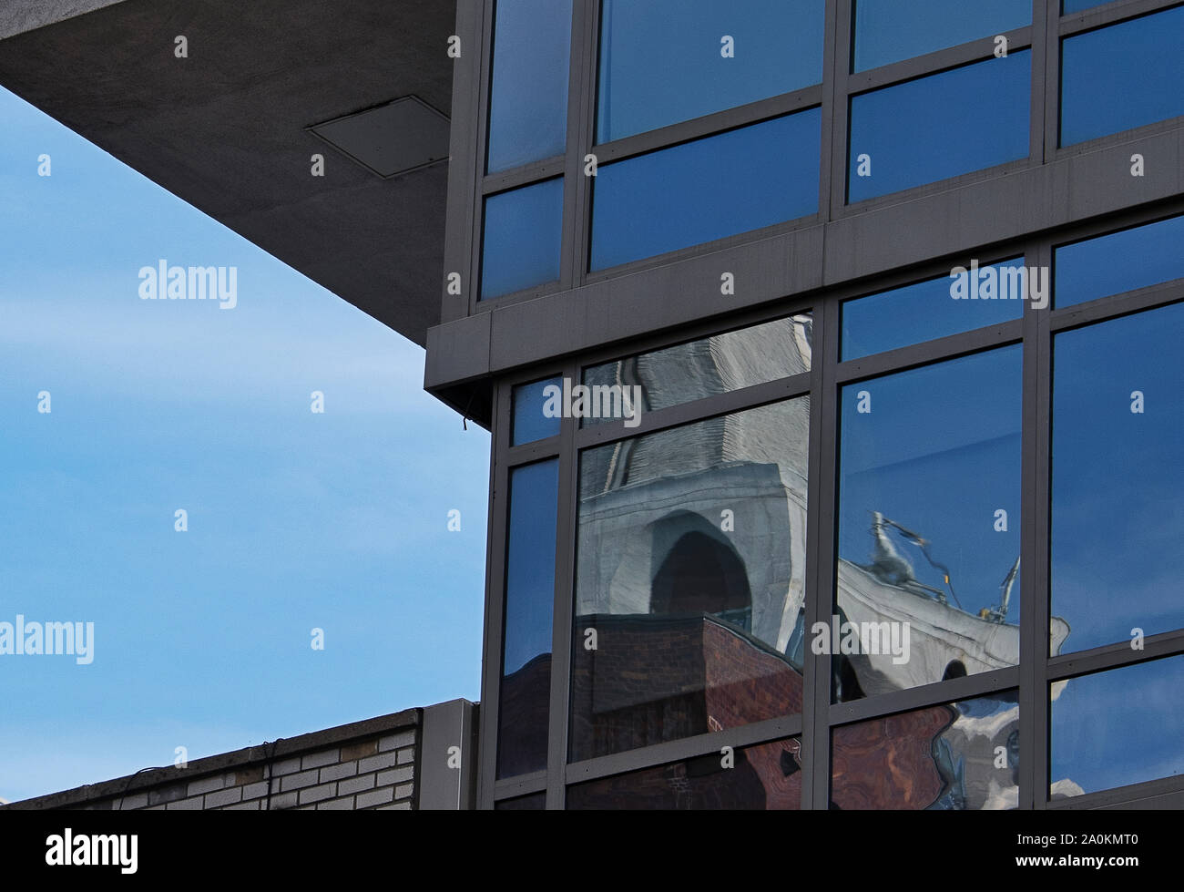 Modern NYC Building Stock Photo - Alamy