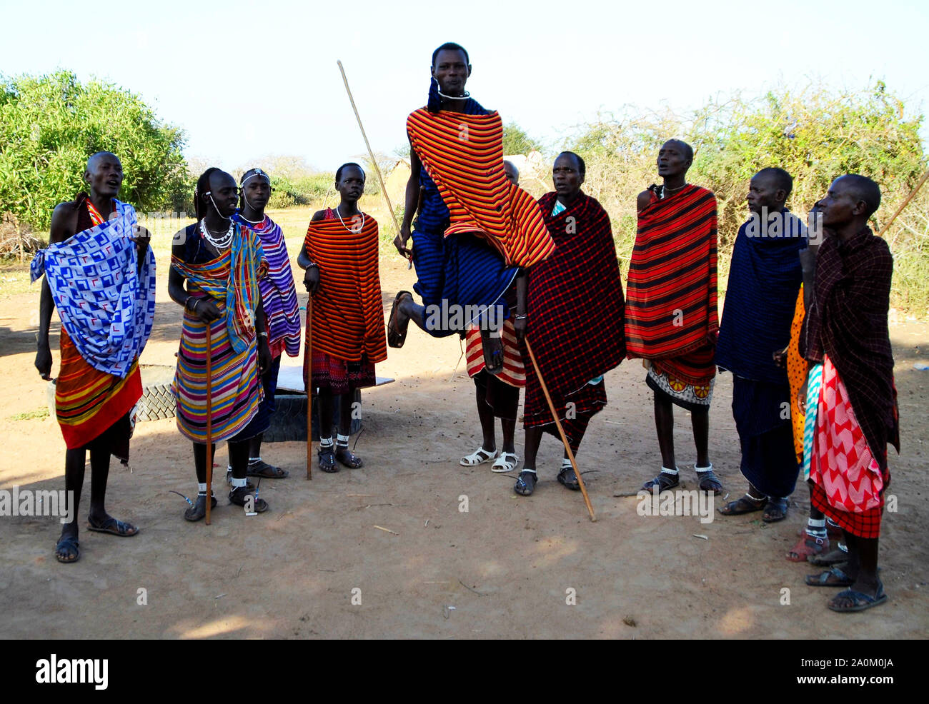 Maasai people jumping dancing kenya hi-res stock photography and images ...
