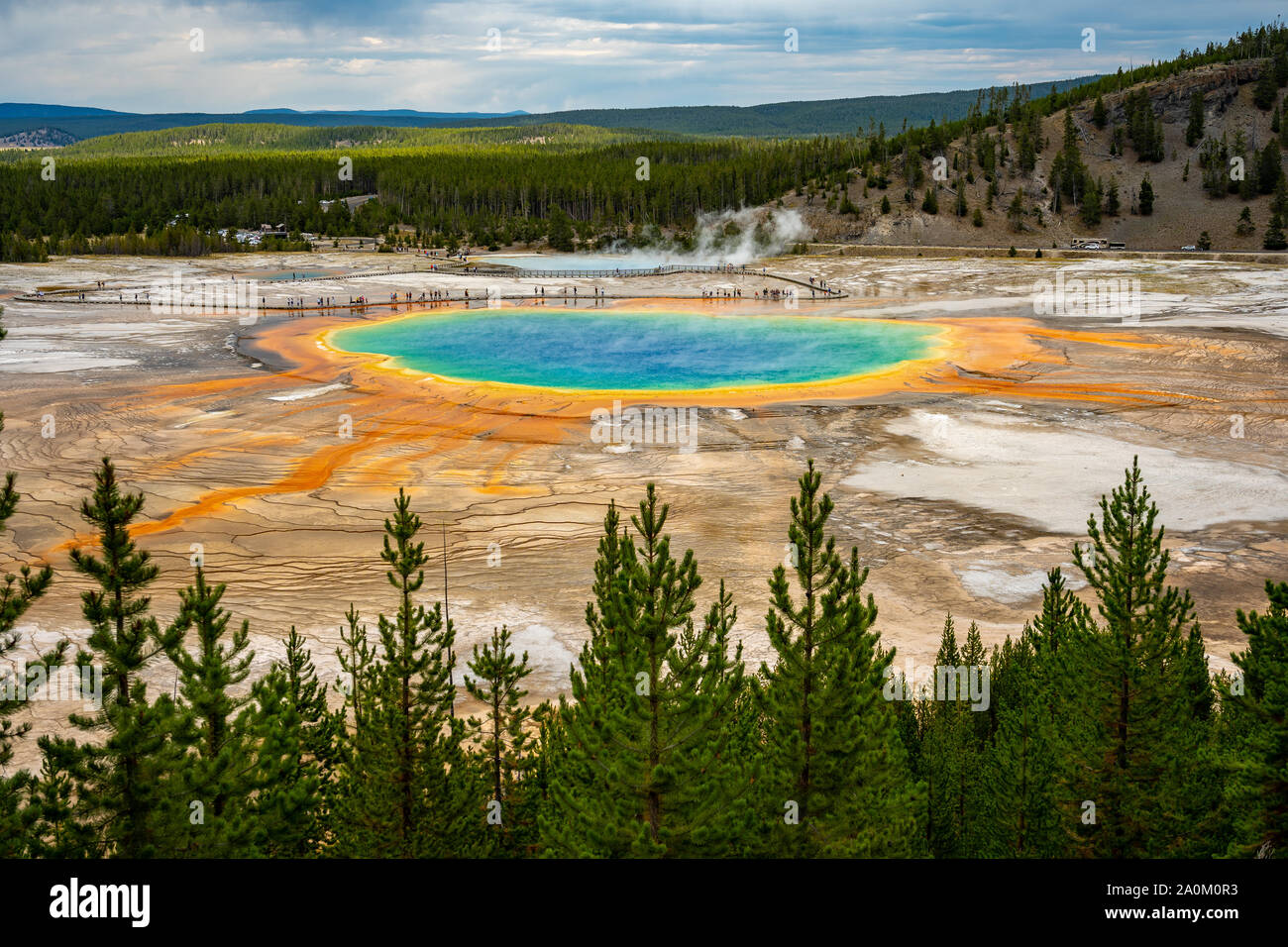 Grand Prismatic Spring in Yellowstone National Park, Wyoming, USA Stock ...