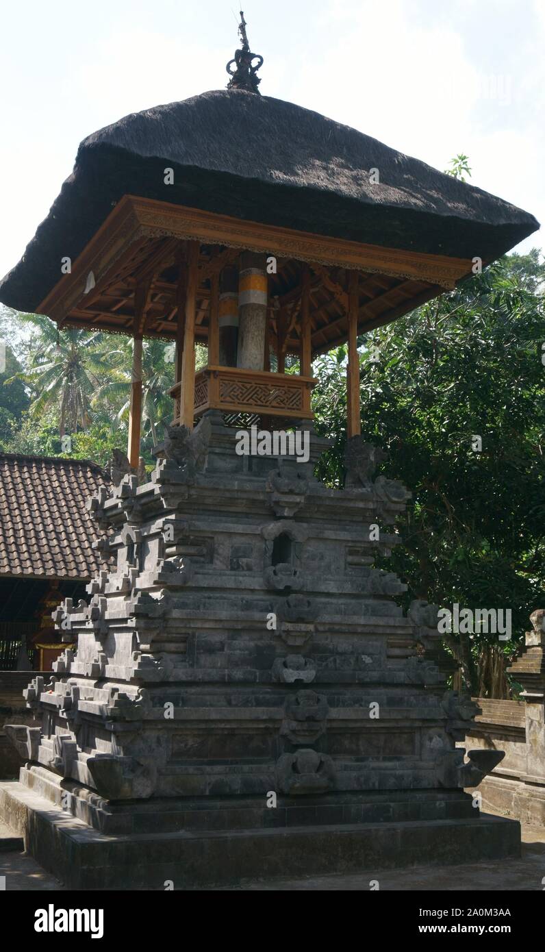 altar of a temple in bali Stock Photo - Alamy