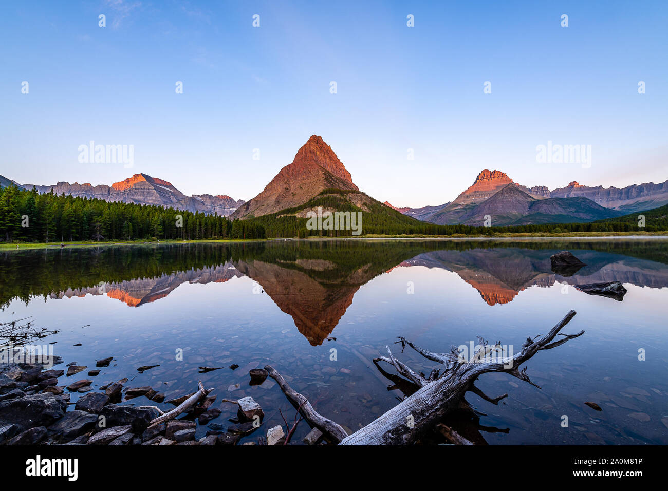 Swiftcurrent lake nature trail hi-res stock photography and images - Alamy